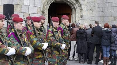 Attentat à Bamako: une foule nombreuse pour le dernier hommage à la ...